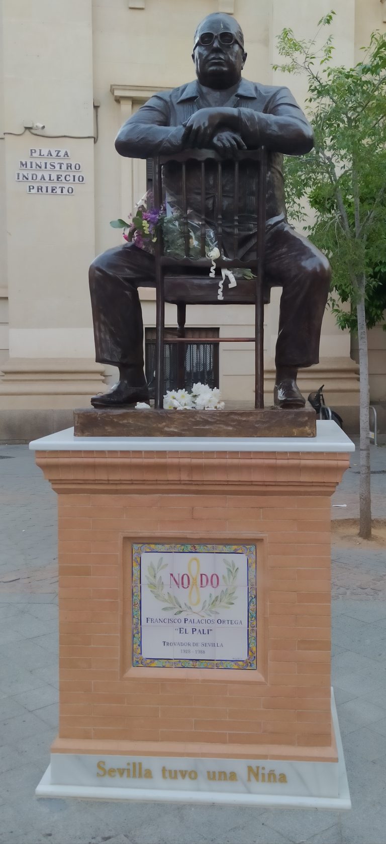 El monumento a Paco Palacios «El Pali»